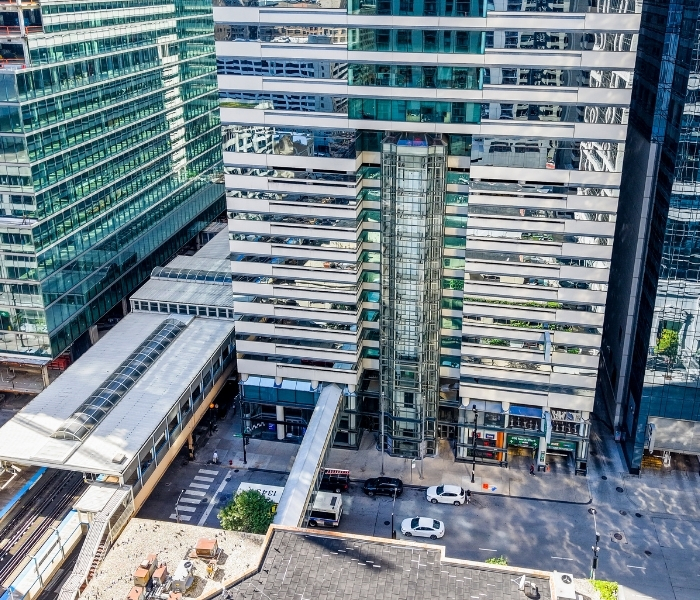 200 N Clark Garage | iParkit Chicago Parking