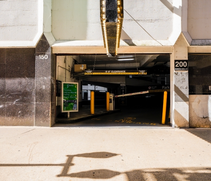 200 West Randolph Garage | iParkit Chicago Parking