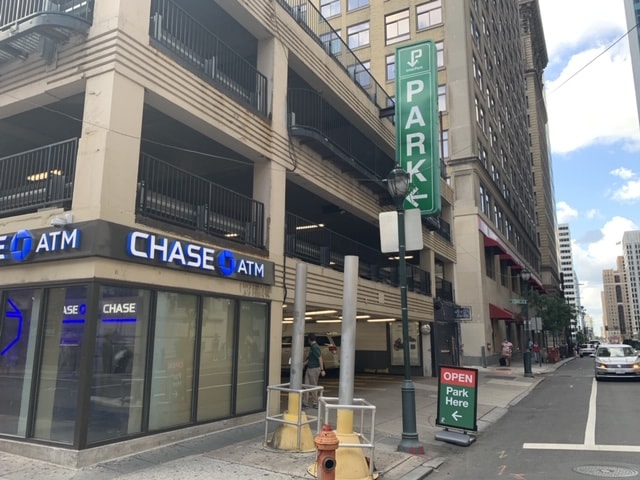 15th & Sansom Garage | iParkit Philadelphia Parking